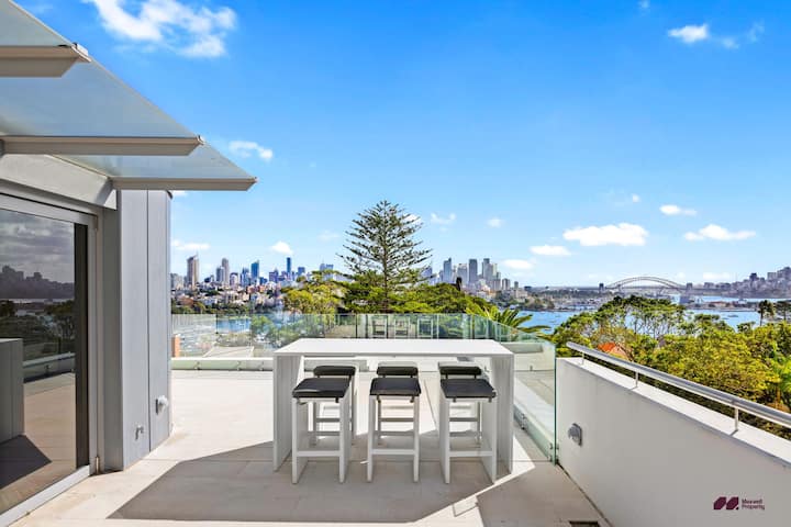 Dreamy Luxe Penthouse With Iconic Harbour Views - Bondi Beach