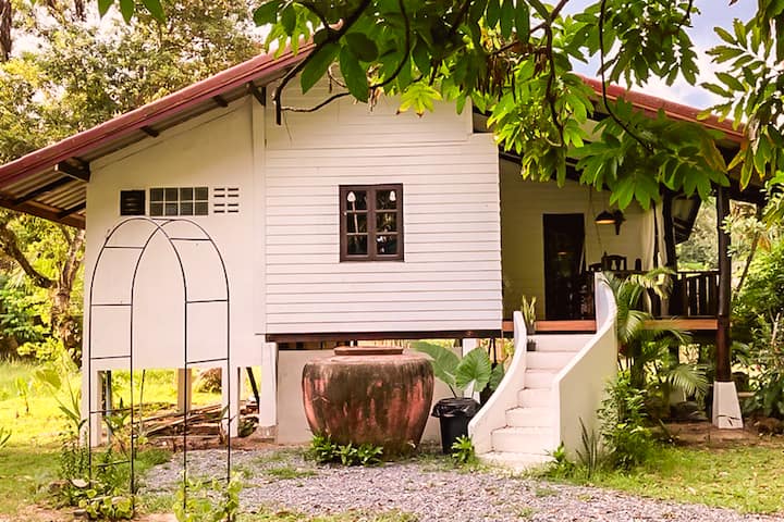 Peaceful Renovated Thai House - Ko Pha-ngan