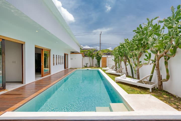 Villa Wuizy By Dreamawaybali - Beachacces Semyniak - Bali