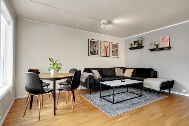 Cozy Arctic Stay – Central With Free Parking - 트롬쇠