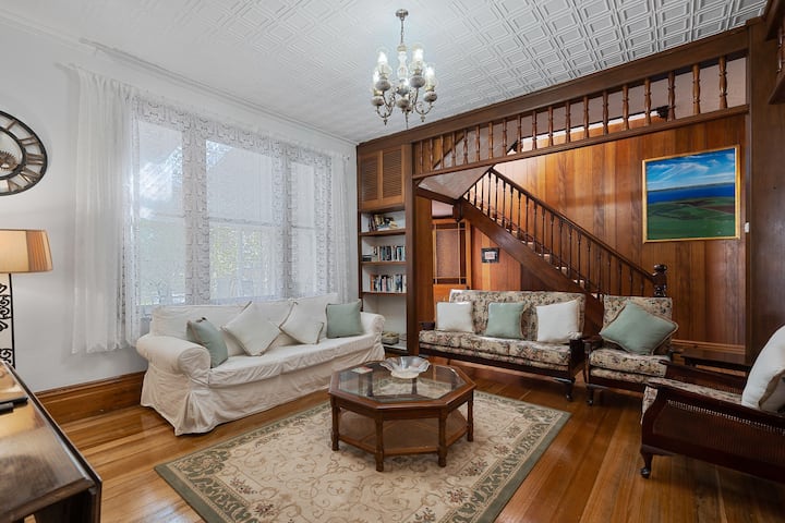 Franklin Lodge Huon Valley - Rose Room-king Bed - Cygnet