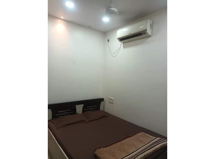 Hemprabha Bed And Breakfast -Deluxe Ac Room - Ratnagiri