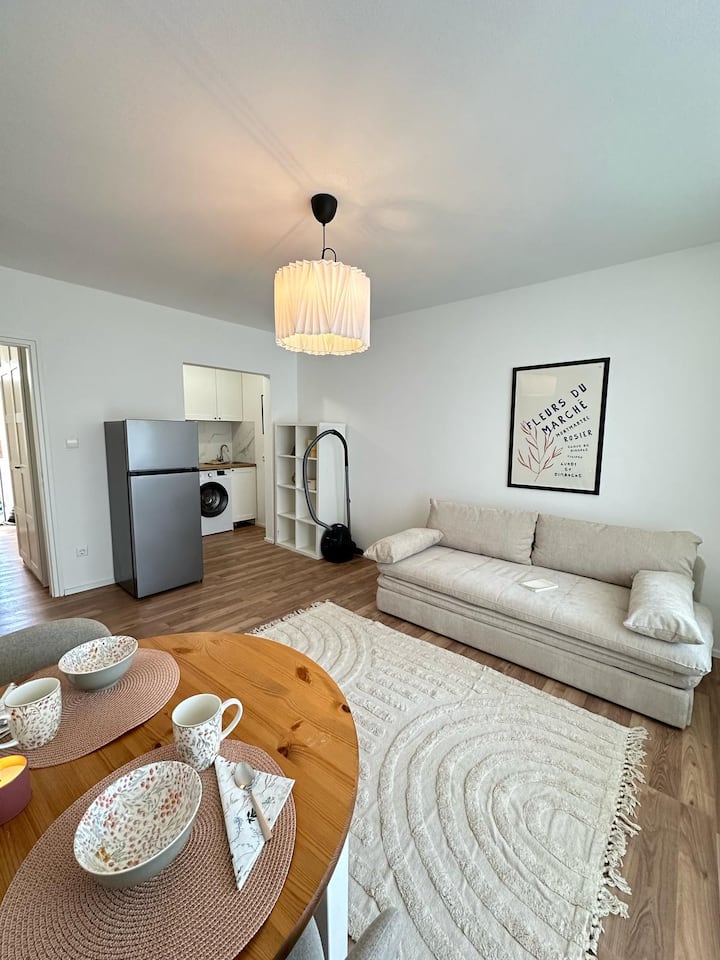 Stilvolle Wohnung Mit Balkon - Munich