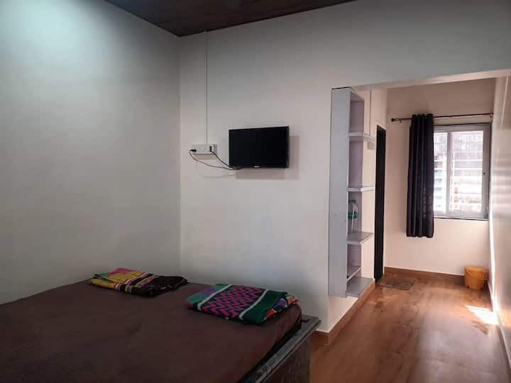 Hemprabha Bed And Breakfast - Deluxe Non Ac - Ratnagiri