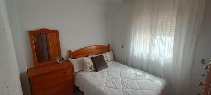 Brenes 6 - Habitacion 1 - Sevilla