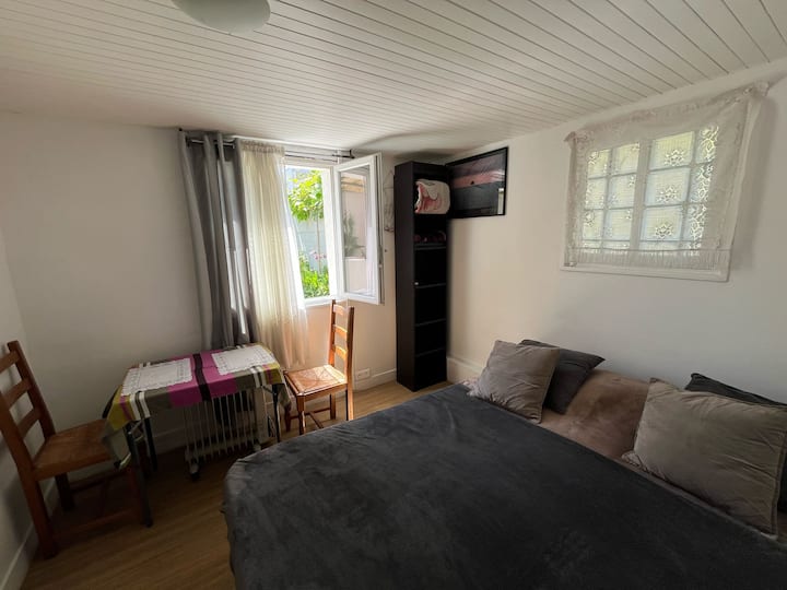 Chambre Confortable - La Courneuve