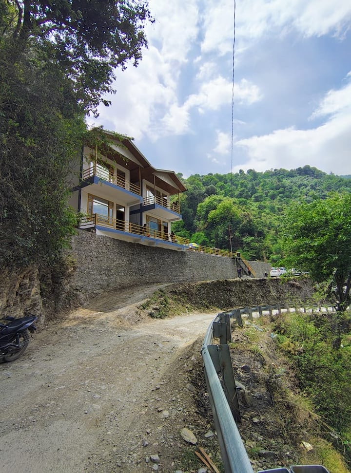 Retreat By Tiger Falls - Chakrata