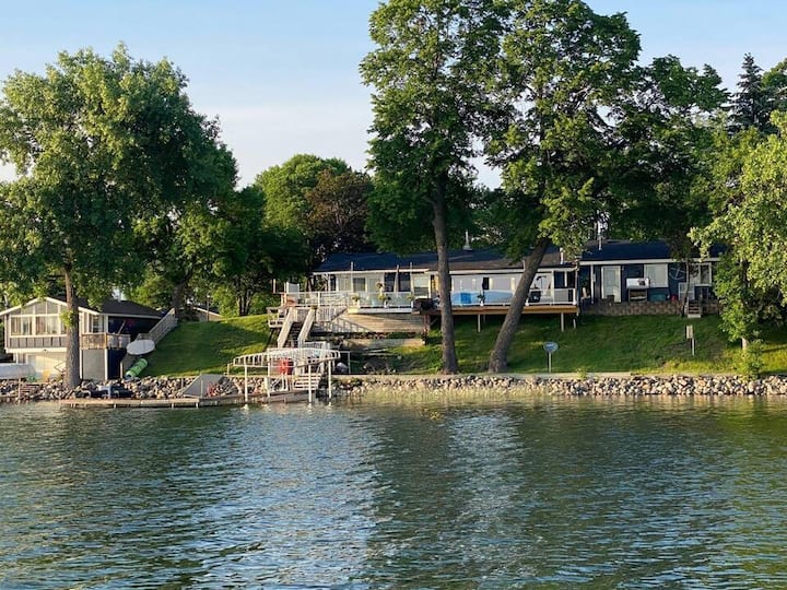 The Le Homme Dieu House: Waterfront Chain Of Lakes - Carlos Creek Winery, Alexandria