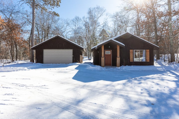 Cozy 4 Season Cabin Great For Snowmobilers - Crosslake, MN