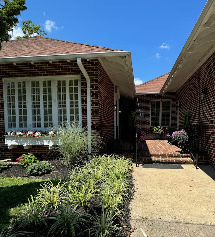 Lakeside Gem Near Beach - Long Branch, NJ