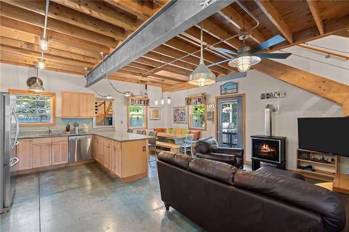 Welcome To The Rhode House! - Charlestown, RI