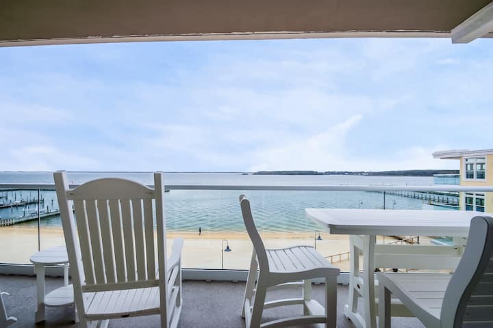 Top Floor Luxury 3br Beach Condo With Bay Views - Dewey Beach, DE