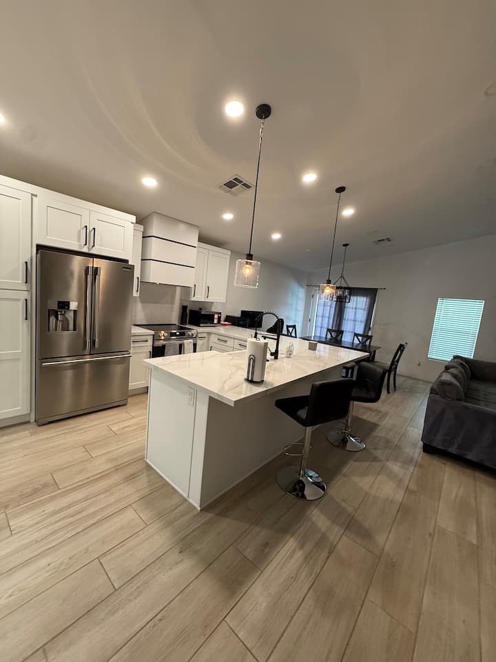 Home Away From Home
6 Beds - Peoria, AZ