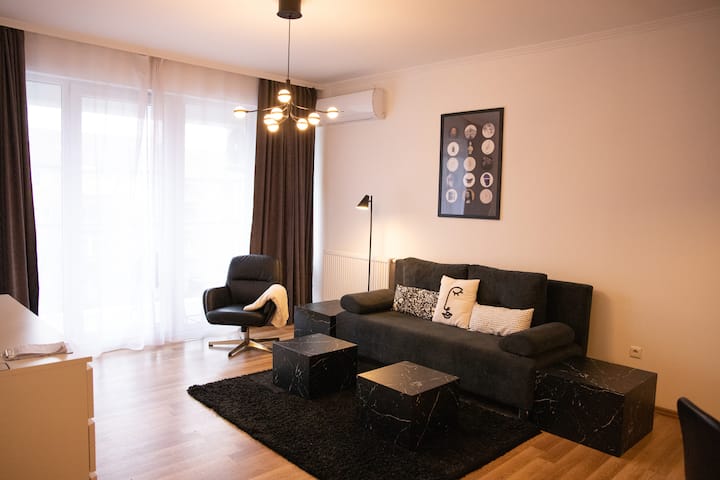 G2-2 Black&white - Miskolc