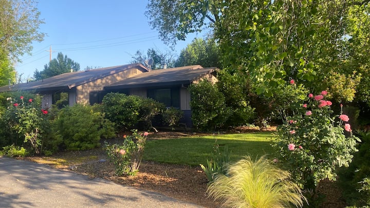 * Wow* A Slice Of Heaven Getaway - レディング, CA