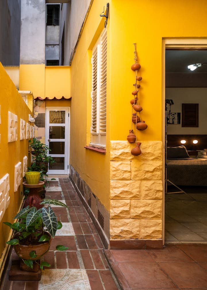 Apartamento De Tres Habitaciones - Havana