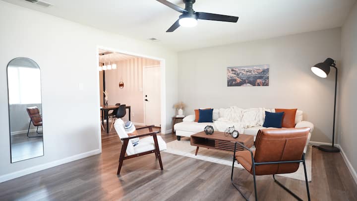 Bluerock House | Modern 2br + Office Near Downtown - Round Rock, TX