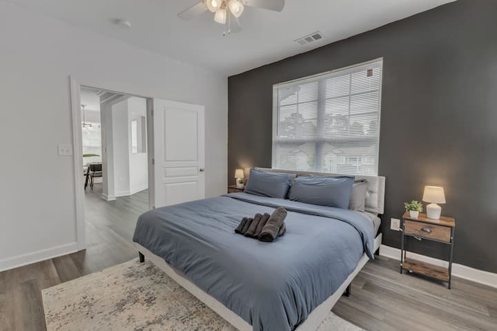 Upscale King 2br Suite—mins To Downtown Raleigh! - Cary, NC