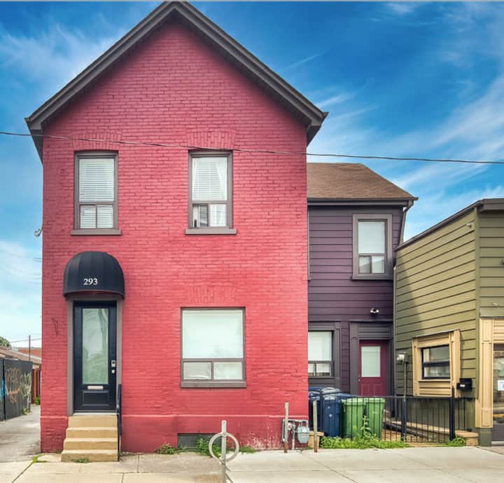 Loft Style Harbord Village-little Italy, Sleeps 4 - Toronto