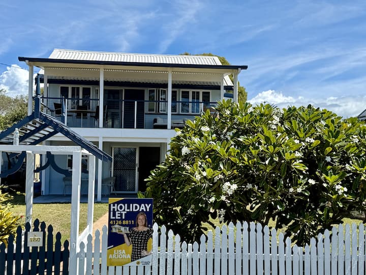 Easy Life On The Esplanade - Woodgate