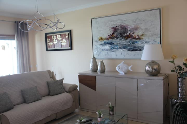 Sun Lagos Apartment - Perfect For 2 - Lagos