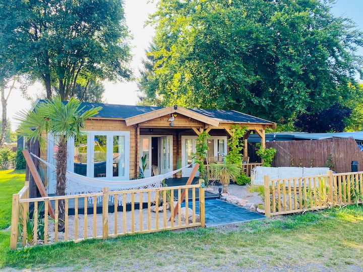 Tropical Lodge Op De Veluwe In Ermelo - Netherlands