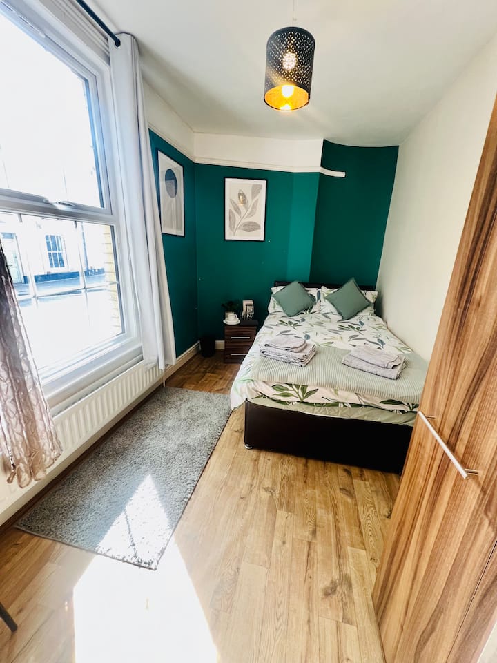Basic Room For Worker Or Traveller - Ipswich