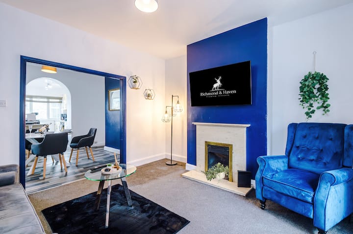 Gorgeous 2-bedroom House, Sleeps 6, Free Parking - Huddersfield
