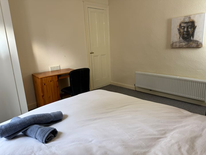 Devon Place Home Away From Home - Usk