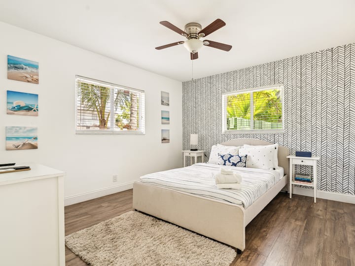 Suite Tease — Waterfront + Backyard - Tamarac, FL