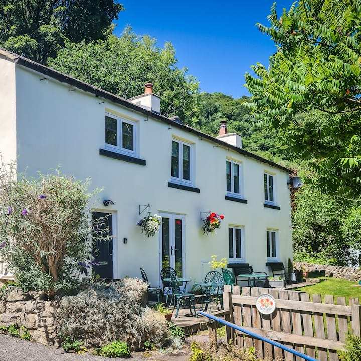 Crow Pie Cottage - Sleeps 15 - Great Views & Walks - Matlock Bath