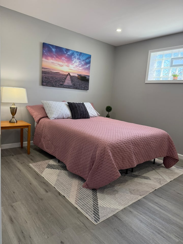 Private Downtown Oasis - Warren, OH