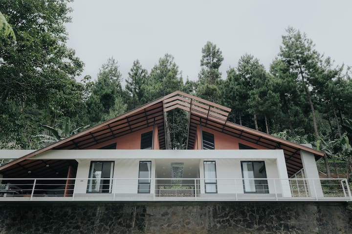 Nuraga Stay - Studio 45 
(1 Room) - Cisarua