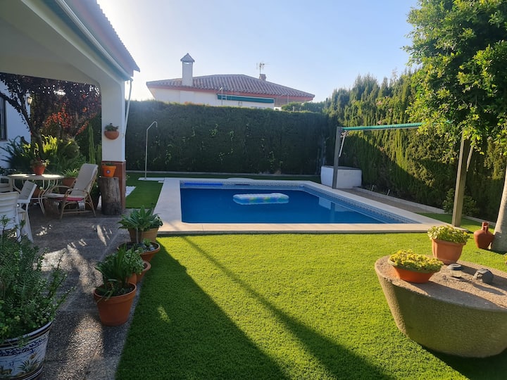 Se Alquila Chalet Con Piscina - Matalascañas