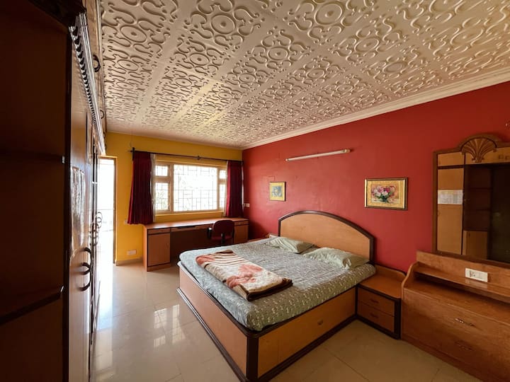 Hilltop King Room With Terrace - Coonoor