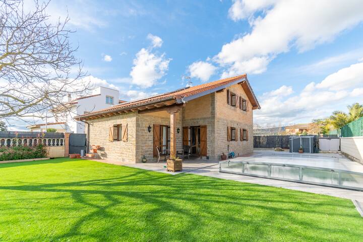 Gran Casa De Campo Con Piscina Próxima A Pamplona - Navarre