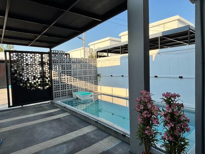 Elegant Private Pool Villa Near The Beach - Hua Hin