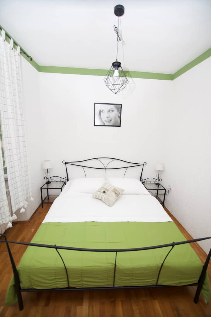 Apartman Za 4 Osobe U Centru Ml - Mali Lošinj