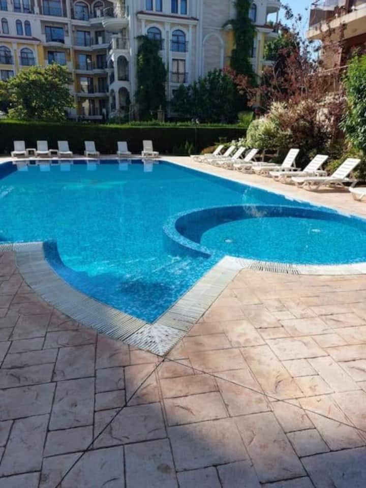 Просторная квартира,тихое место - Aheloy