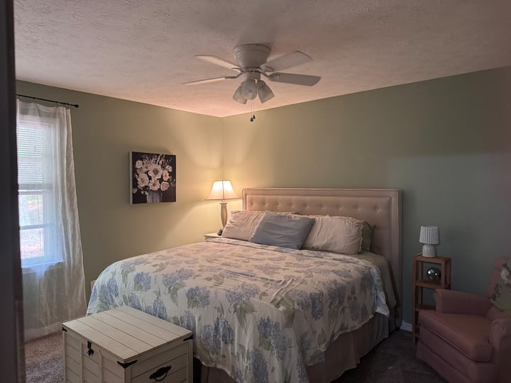 Athens Ga- 1 Room/br- Rn/healthc - Athens, GA