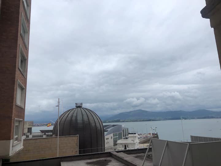 Mirando Al Mar - Santander