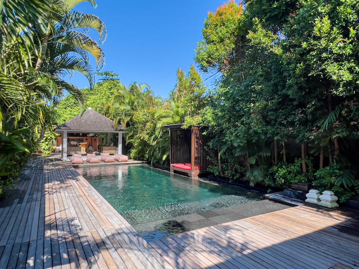 Luxurious 5br Retreat In Umalas - スミニャック