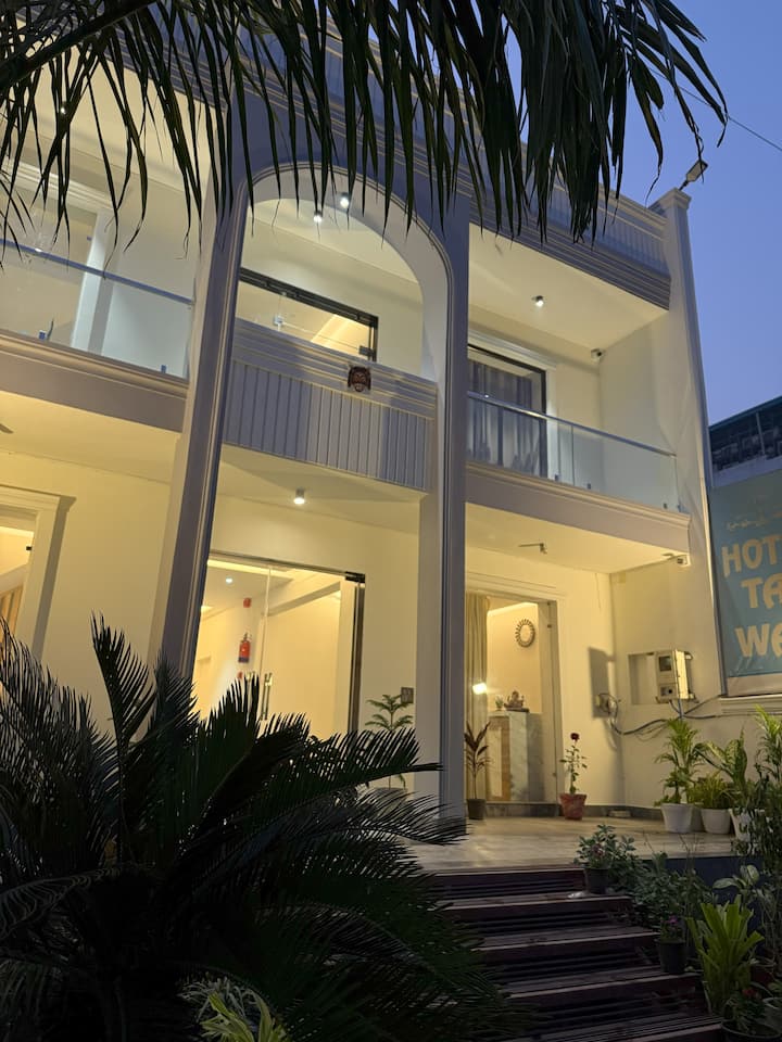 2 Cozy Double Bedroom 2km Frmtaj - Agra