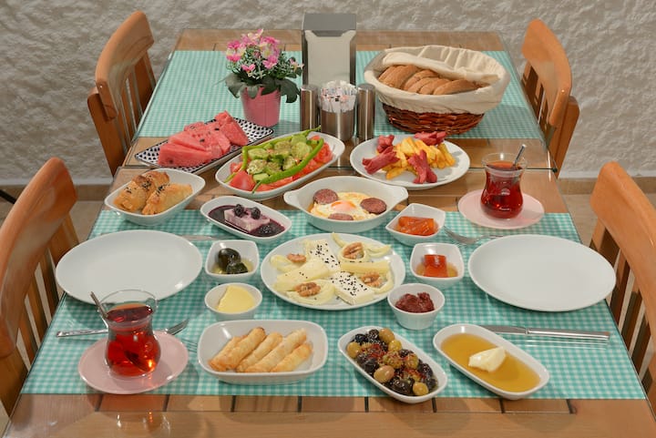 Deluxe Oda  -  ( 3 Ki̇şi̇ ) - Çeşme