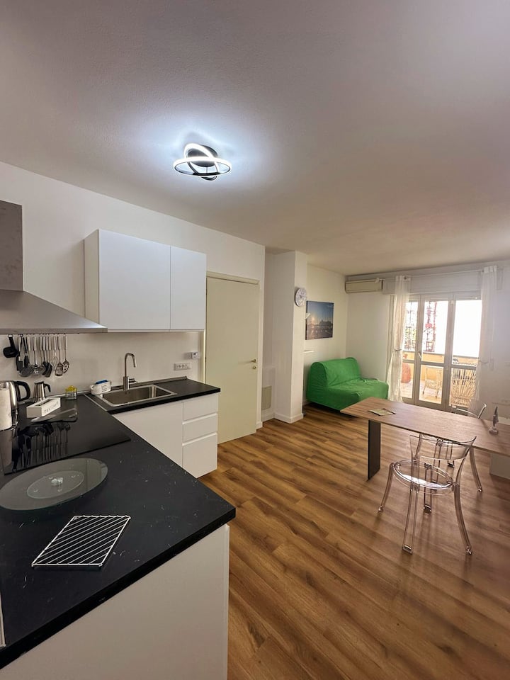 "A Due Passi Dal Mare" Con Terrazza E Posto Auto - Livorno