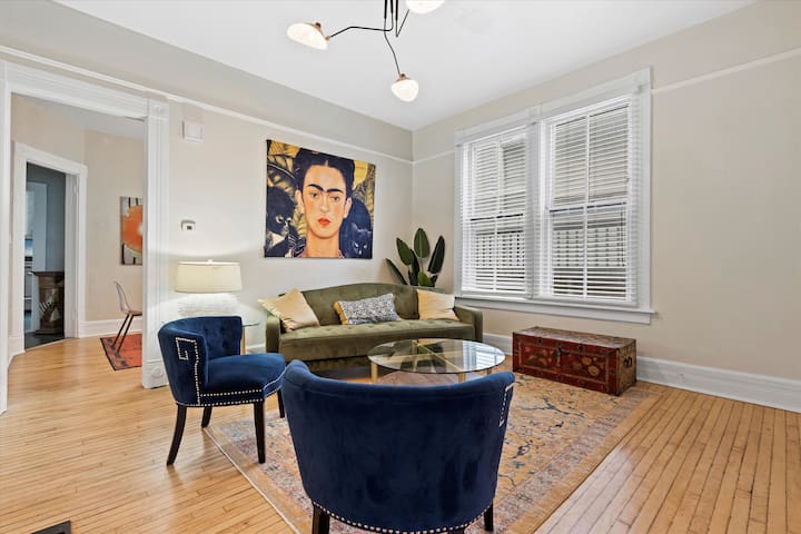 Giant 3 Story Townhome W/free Parking & Fire Table - Milwaukee