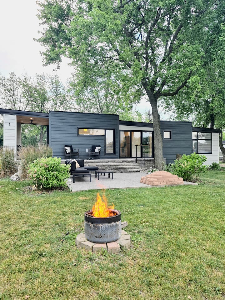 The Family Fairway Escape - Lakeshore