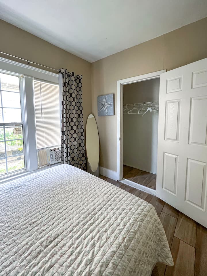 C6. Koreatown La Private Room - South Gate, CA