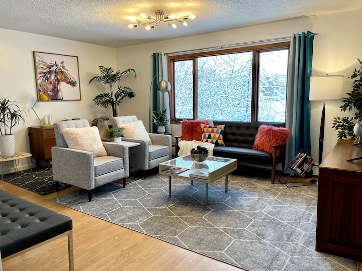 Mid-century Modern 2br | Near Downtown & Hospitals - Anchorage