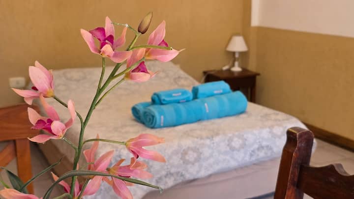 Habitación Céntrica Con Pileta Y Wi-fi Rápido - Puerto Iguazú